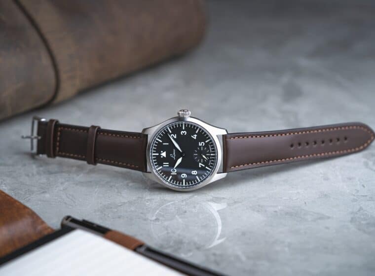 The difference between mechanical and digital pilot watches